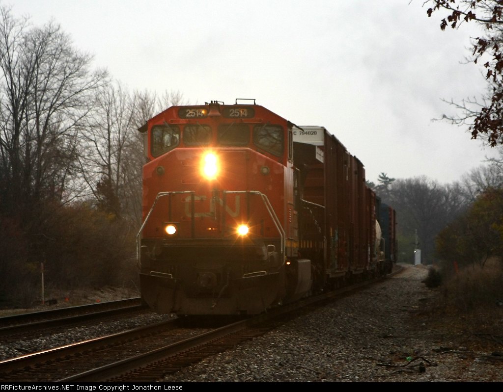 CN 2514 heads west with a short L501